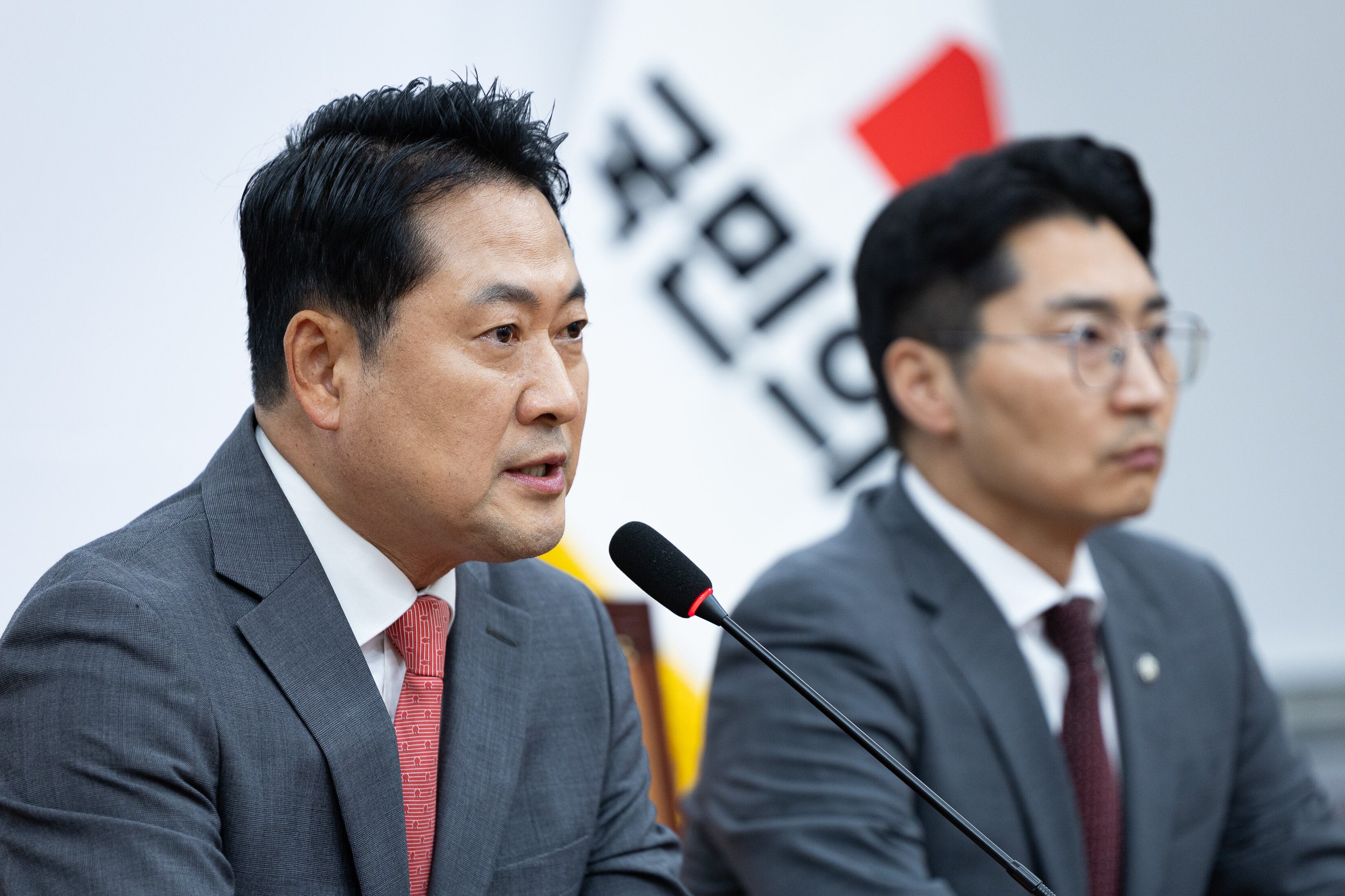 Court Frees Lee Jin-sook Amid Political Backlash