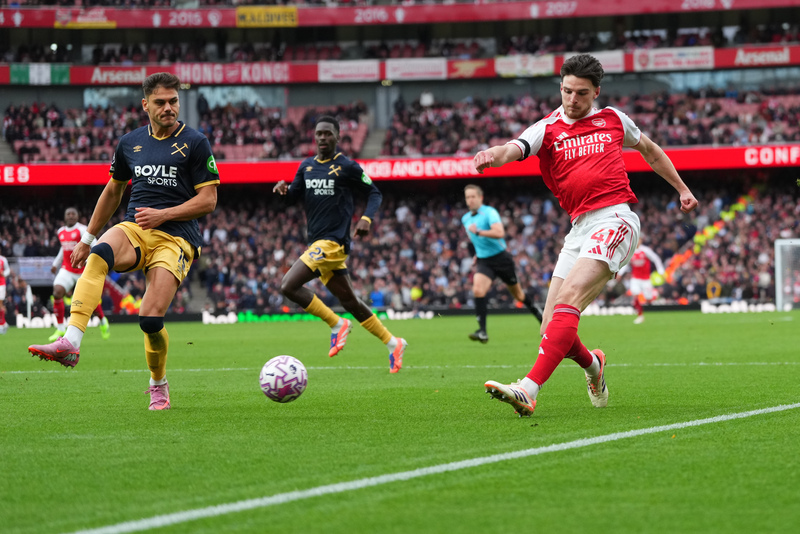 Chelsea porazila Liverpool, anglickou ligu po sedmém kole vede Arsenal
