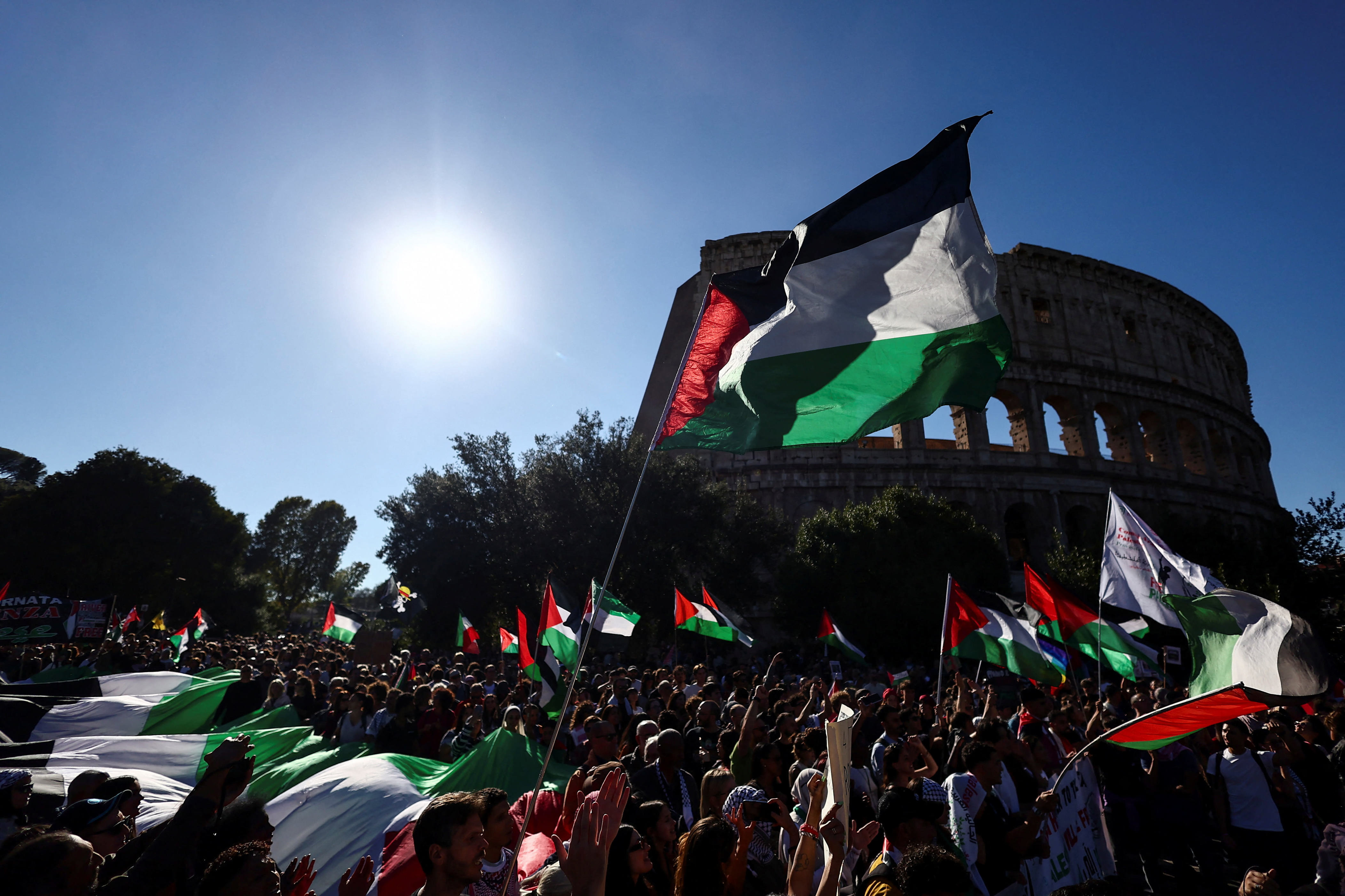 Big crowds gather in Rome on fourth day of Italian pro-Palestinian protests