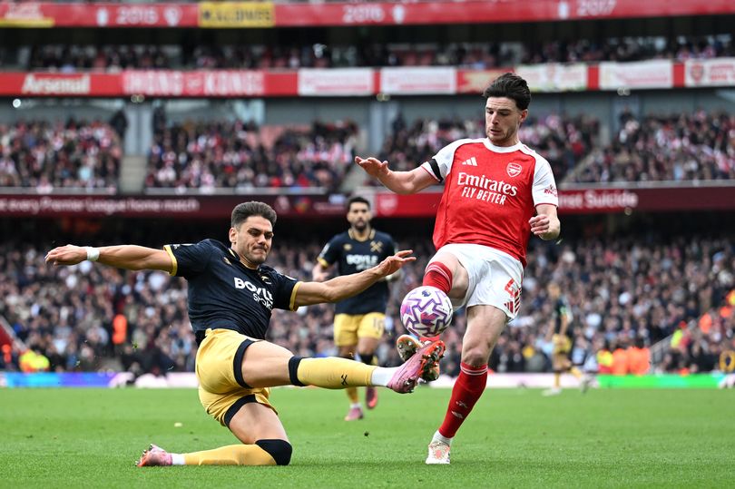 Declan Rice reaction speaks volumes as Arsenal ace in injury scare ...