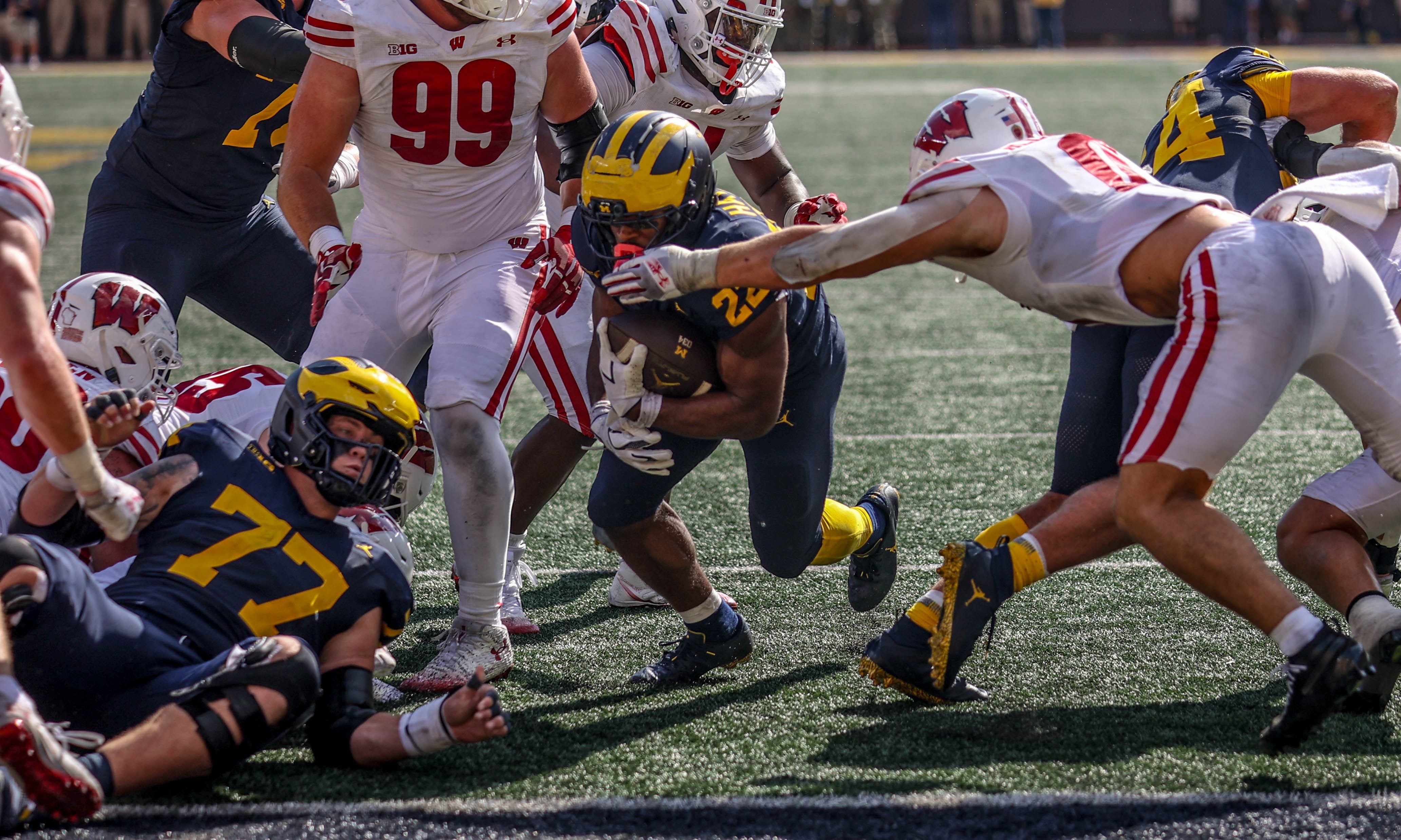 Michigan leans on defense, Justice Haynes in win over Wisconsin