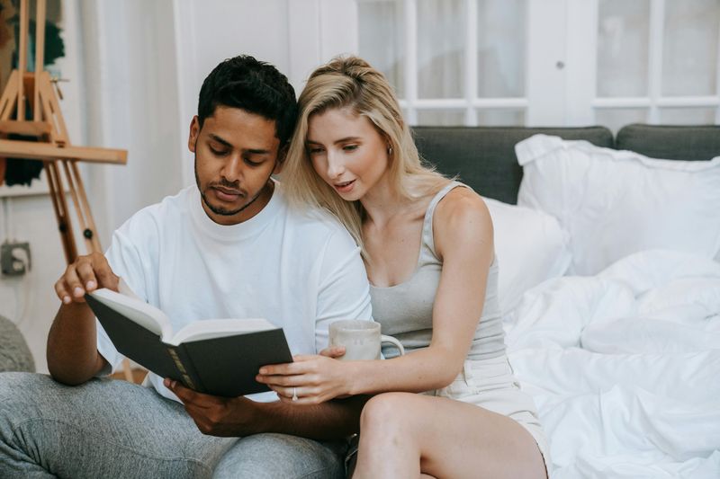 11 Common Lies People Tell Early in a Relationship