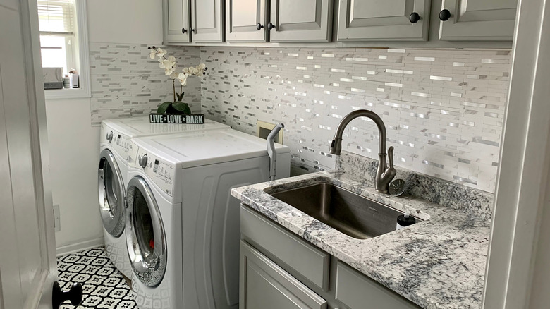 Are Aldi's Affordable Peel-And-Stick Tiles Worth Buying? Here's What ...