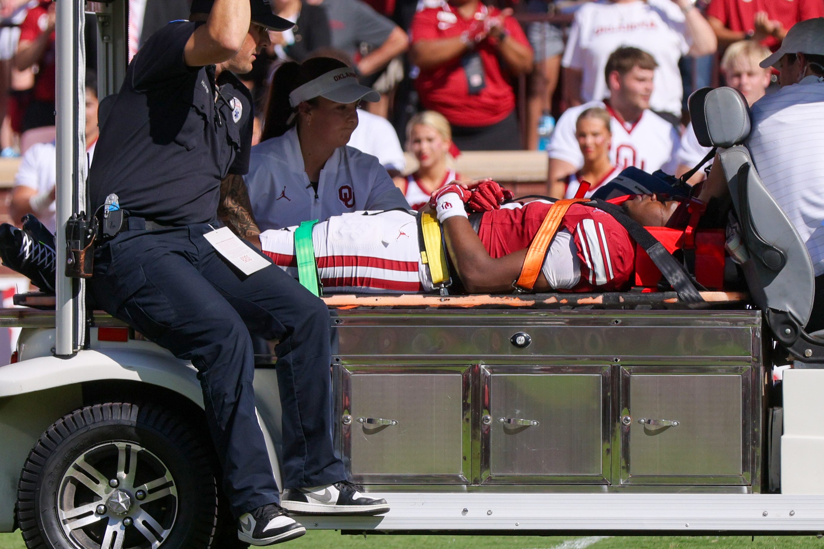 Keontez Lewis injury update: OU football WR stretchered off field vs ...