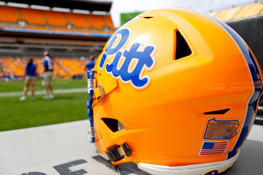 Pitt football adds Brent Davis as tight ends coach