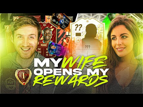 My wife opens my rank 1 FUT Champions rewards