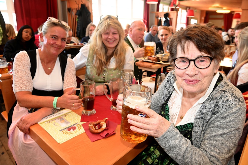 SZ-Zusteller-Fest auf dem Oktoberfest: „Weißt du noch, Mama, wie dir im ...