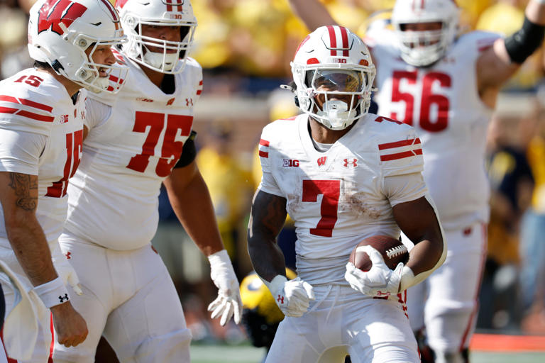 Former Wisconsin running back announces transfer destination