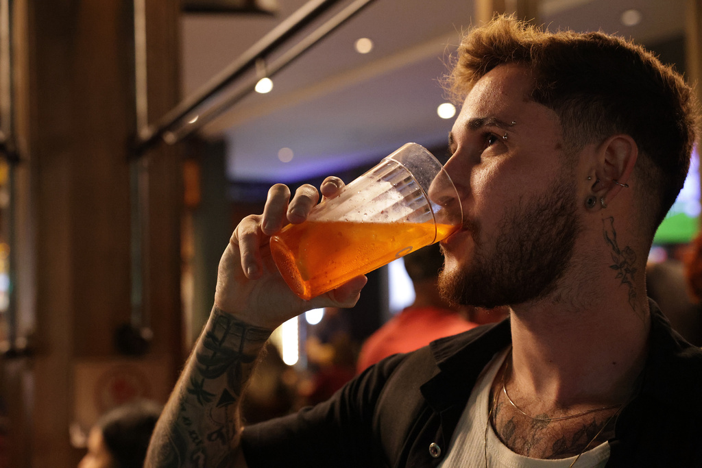 Brazilians avoid drinking after authorities confirm methanol poisoning ...