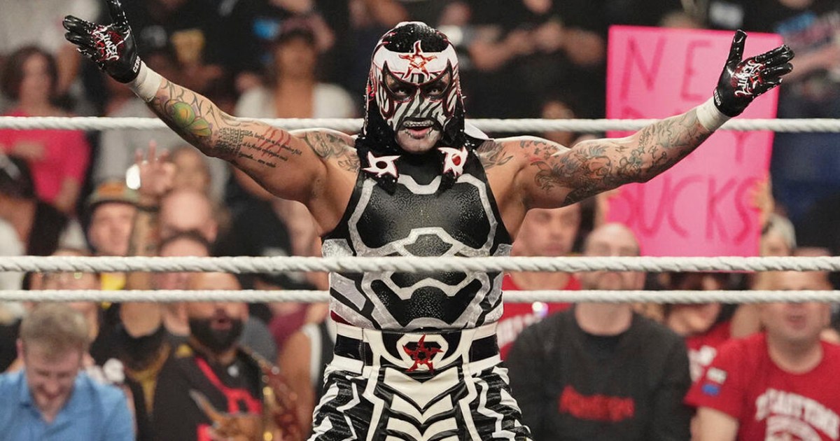 Watch: Groom channels WWE star Penta during viral wedding garter toss