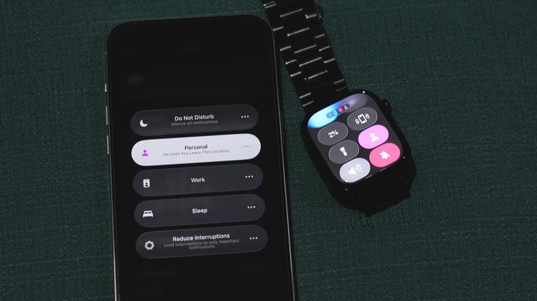 What Is The Purple Person Icon On Your Apple Watch? (And How To Turn It ...