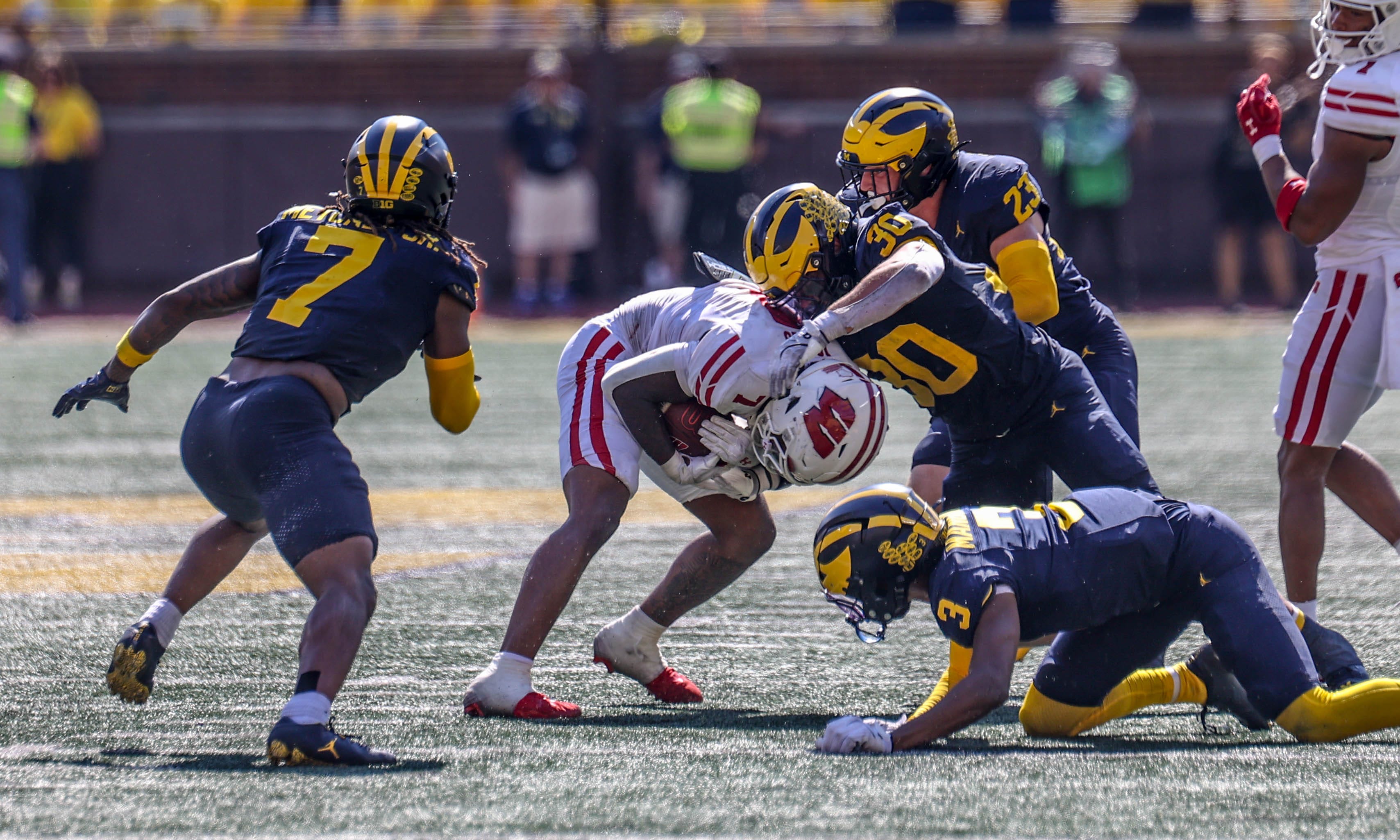 Roundtable: What should be the line for the Michigan-USC game this ...