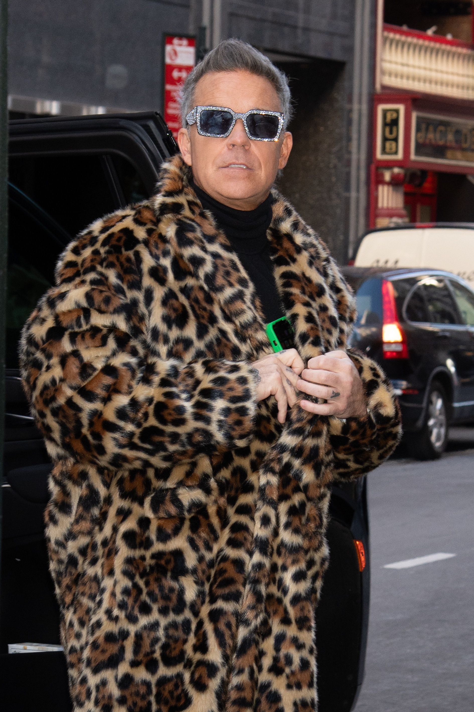 Robbie Williams' Istanbul show cancelled over safety concerns