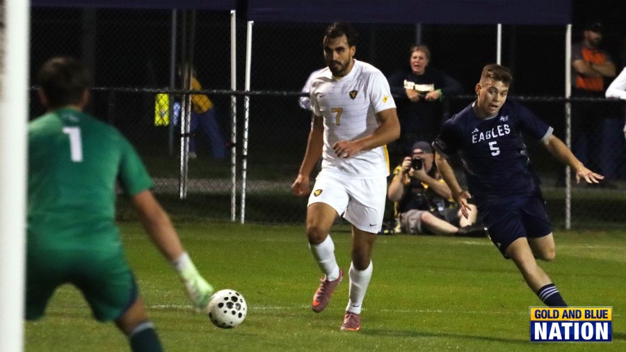 Caldeira, Mountaineers put on dominating performance to knock off No. 6 ...