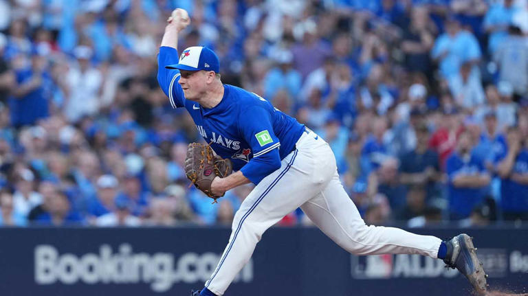 Blue Jays miraculously escapes bases loaded jam with minimal damage