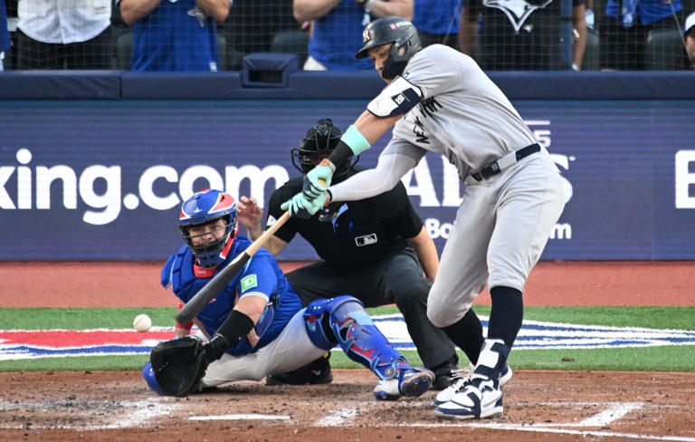 What channel is Yankees vs Blue Jays ALDS Game 2 on today? MLB playoff schedule, time, TV