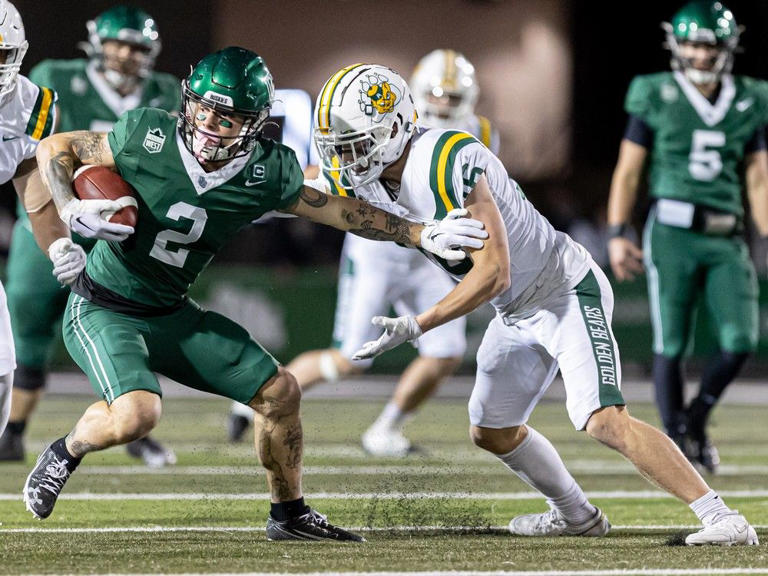 New starting QB, familiar result: Huskies, with Farrell in command ...