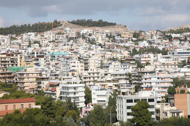 Αυθαίρετα: Η προθεσμία του 2026 και ο κίνδυνος «παγώματος» της αγοράς