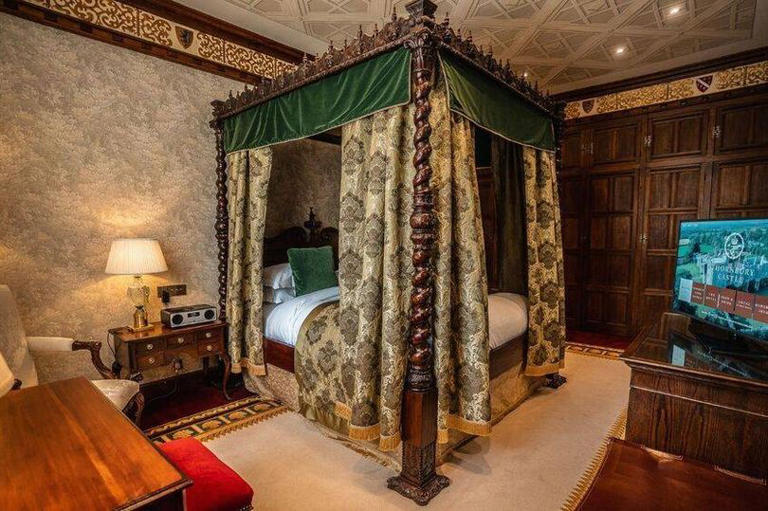 Hotel near Gloucestershire offers 'Home Alone 2 Christmas experience ...