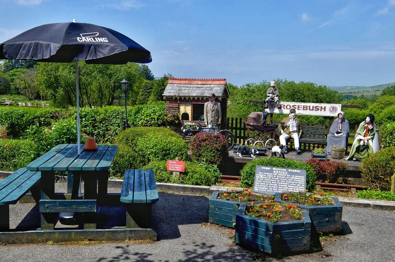 Weird Welsh pub in the middle of nowhere is one of the best in the UK ...