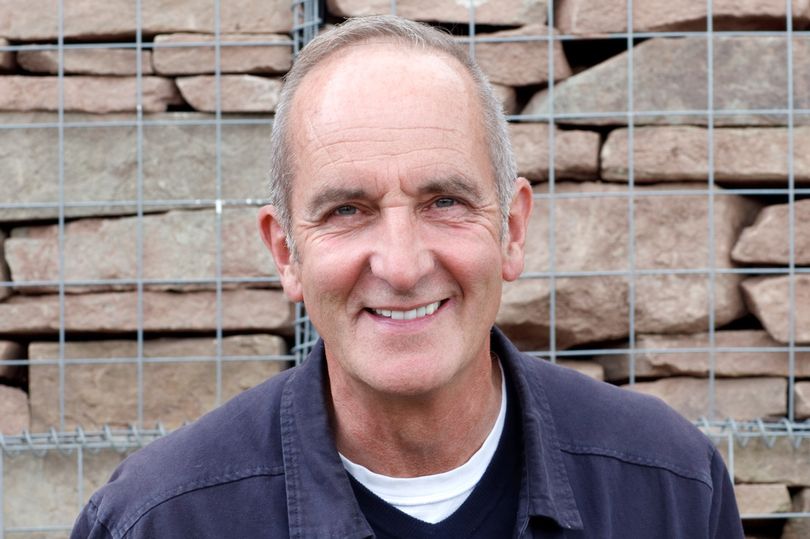 Kevin McCloud blasts 'sham' Donald Trump after 'fake' garish White ...