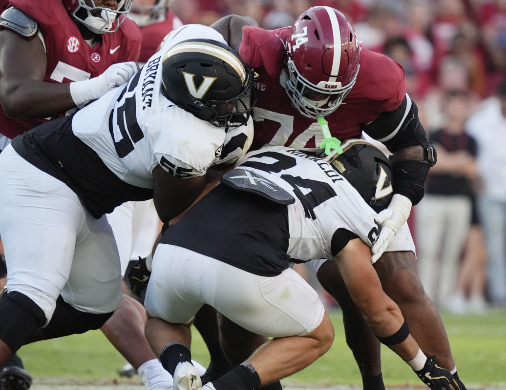 'Let him rumble': Kalen DeBoer won't stop giving Kadyn Proctor more touches