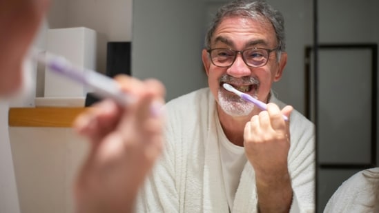 NHS surgeon explains why chewing gum can protect against tooth decay ...