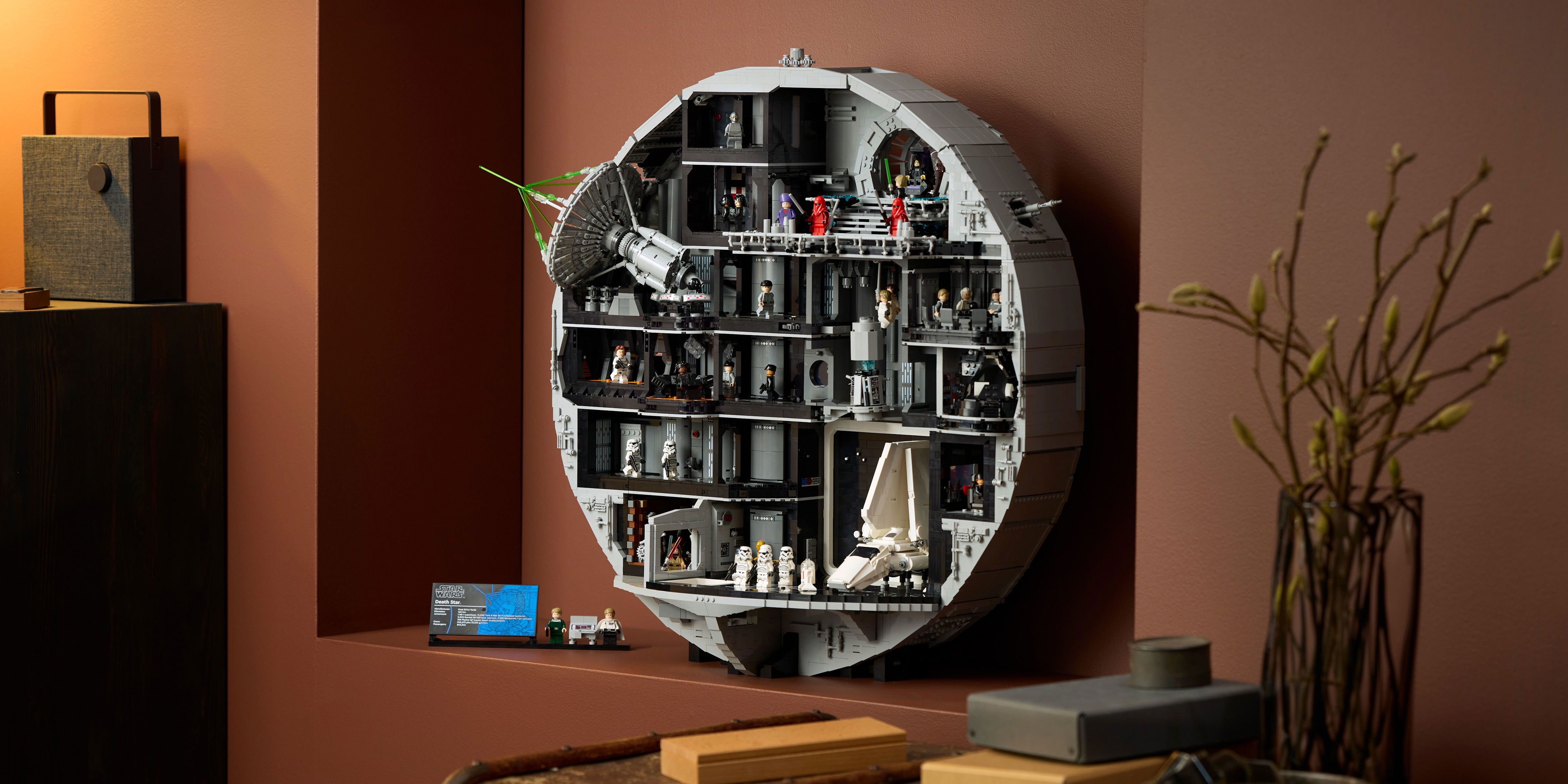 How Lucasfilm Helped LEGO Create Its Largest Star Wars Set Ever, The ...