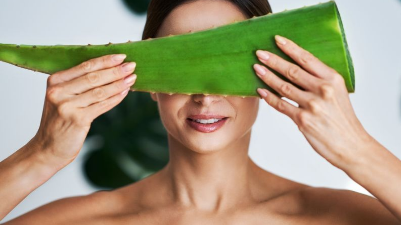 How to style your hair with aloe vera gel?