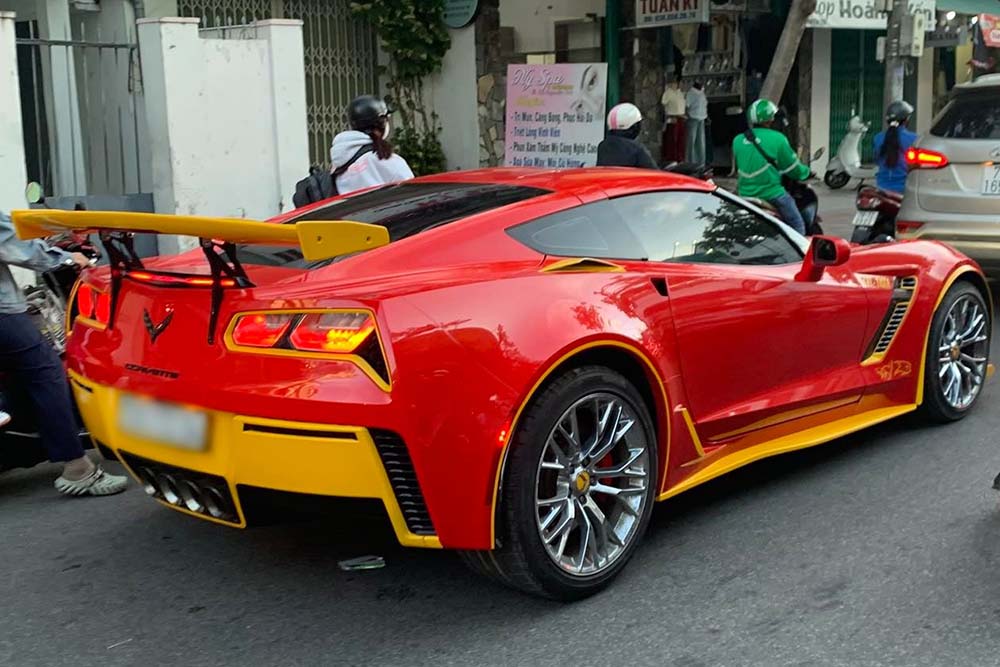 Chevrolet Corvette C7 Z06 xuất hiện với màu sắc độc đáo tại Khánh Hòa