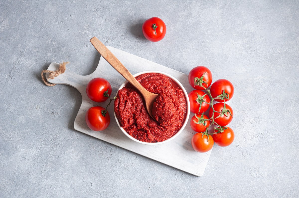 This Ingenious Tomato Paste Freezer Hack Will Make Sure You Never Waste ...