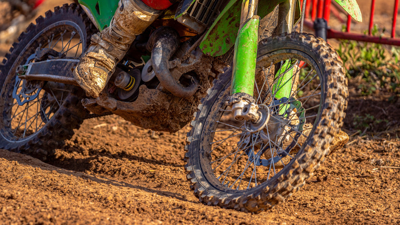 Your Motorcycle's Dirt Tires Probably Aren't Street Legal – Here's How ...
