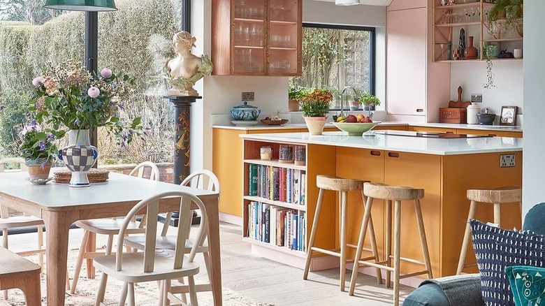 Brighten Up Your Kitchen Space With These Yellow Cabinet Ideas