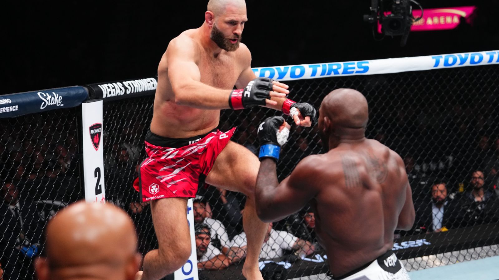 Jiri Prochazka Stops Khalil Rountree with Late Third-Round Knockout at ...