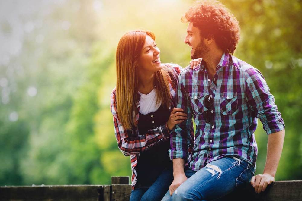 Ini 60 Topik Pertanyaan Deep Talk yang Mendalam Sebelum Menikah