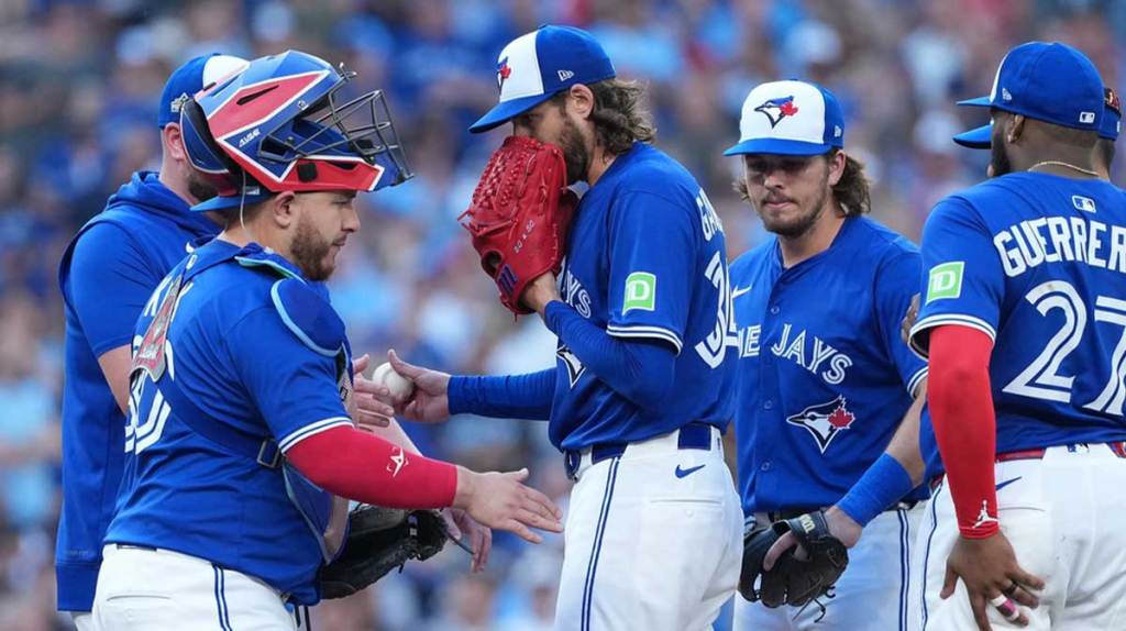 Blue Jays miraculously escapes bases loaded jam with minimal damage