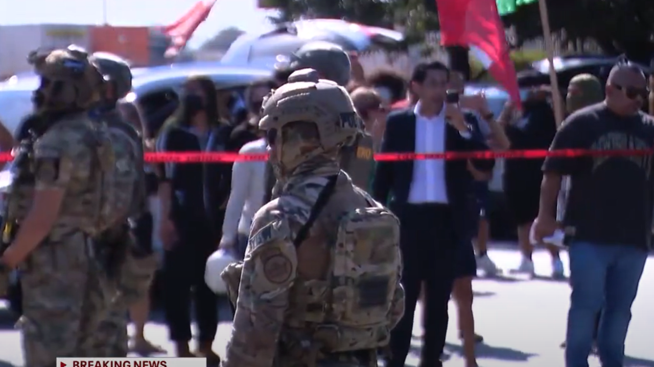 Officers shot at armed woman in Chicago after cars ‘rammed’ officers ...