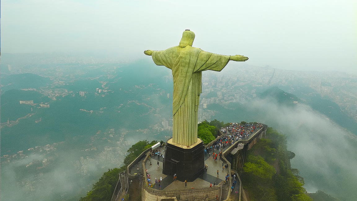 Corcovado-berg in 4K – Luchtbeelden van Christus de Verlosser, Rio de ...