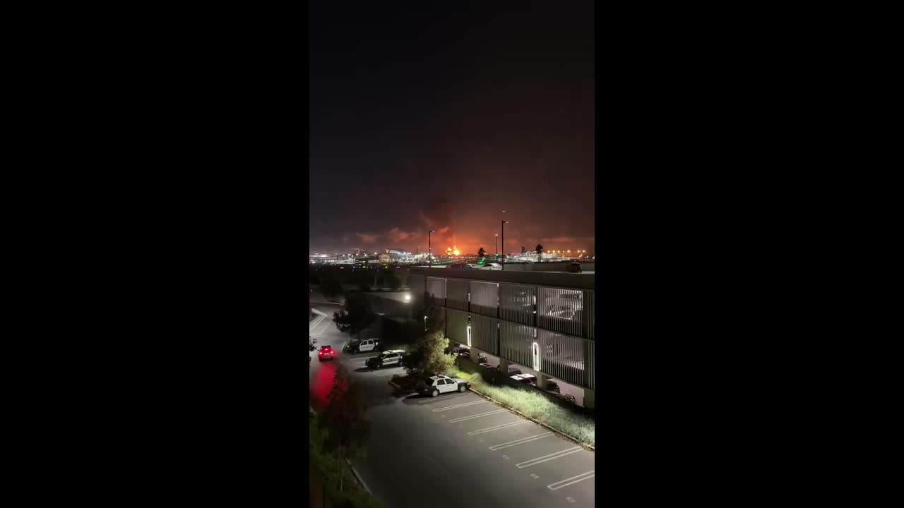 Fire breaks out at oil refinery in El Segundo, California