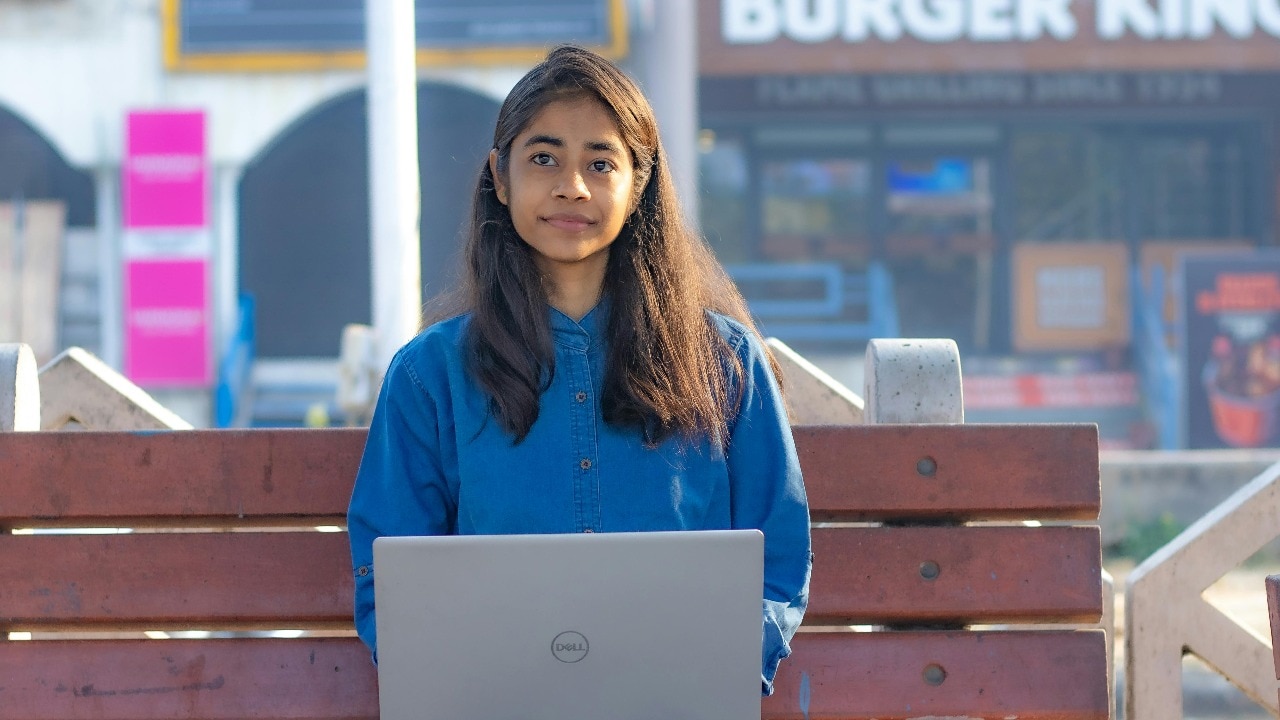 Employee exposes Indian manager who asked her to work on day off, firm ...