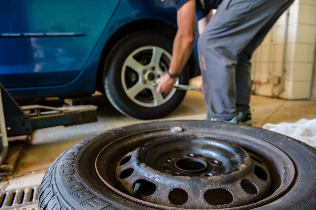 Emergency Ready: Your Step-by-Step Guide to Safely Changing a Tire on a ...