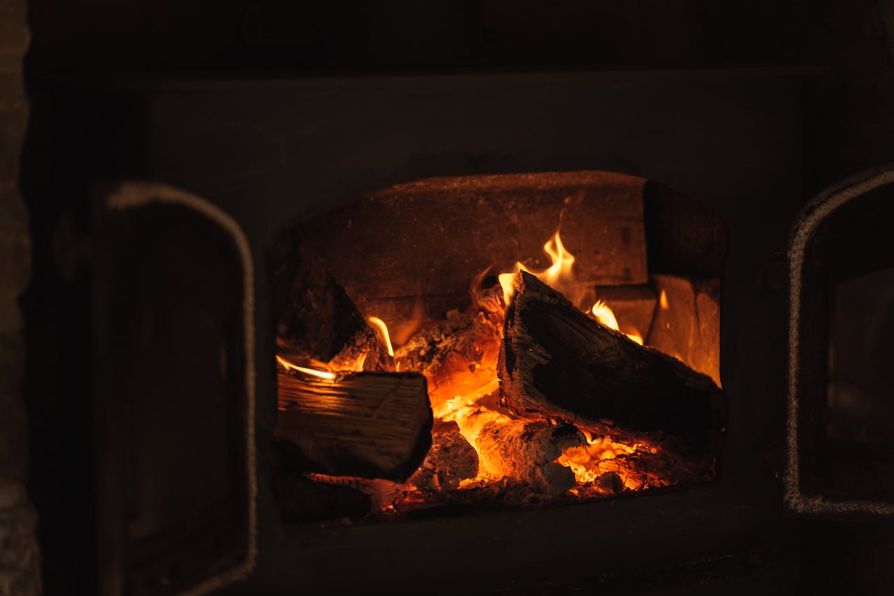 8 Clever Fire Building Tricks That Could Save Your Life