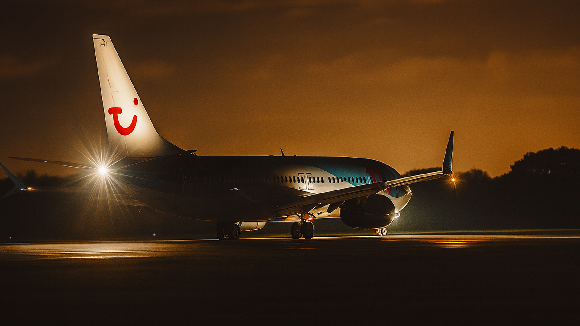 Night Landings with Runway Turnarounds Captured After Dark