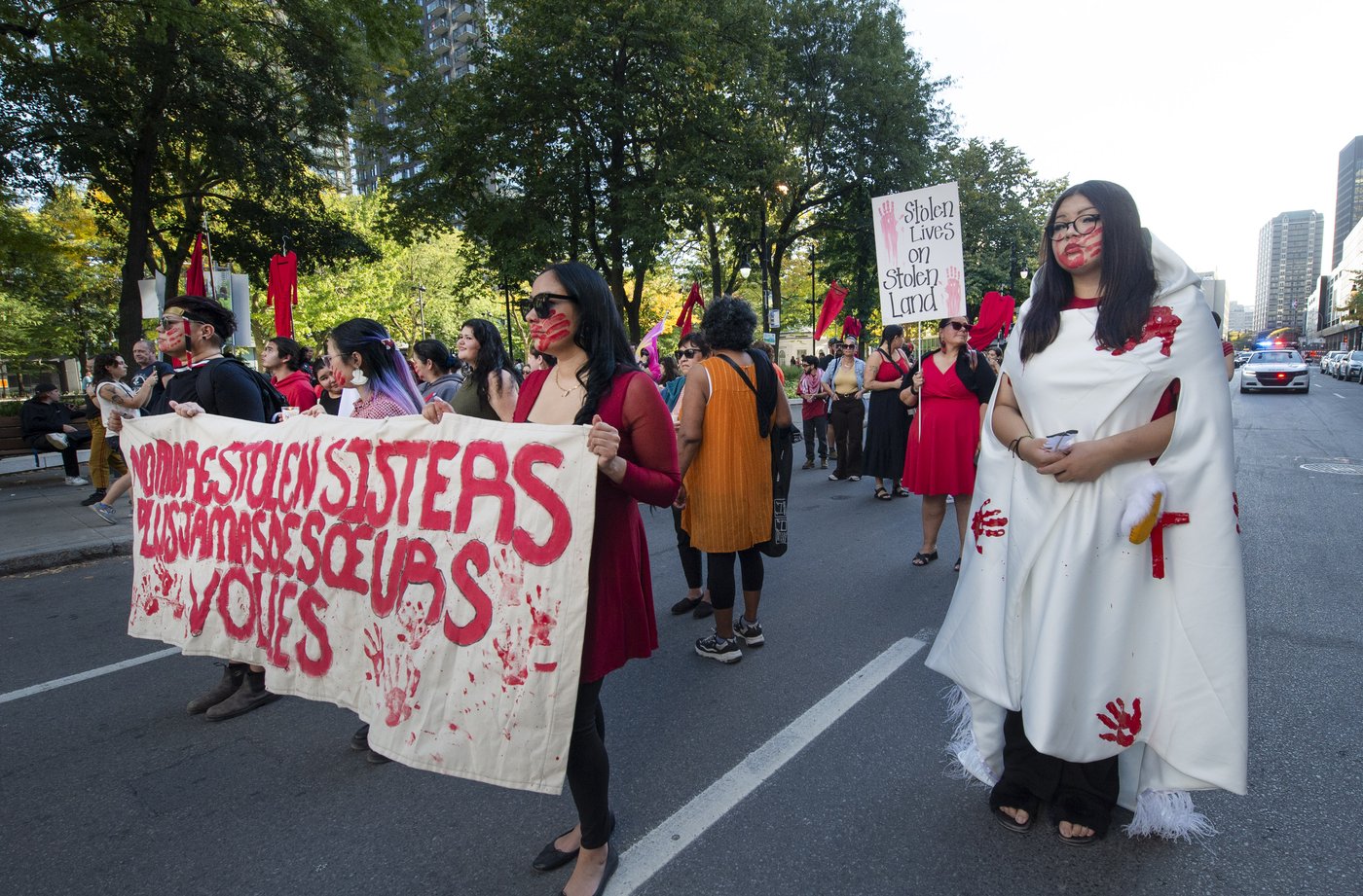 Montrealers gather to honour missing and murdered Indigenous women and ...