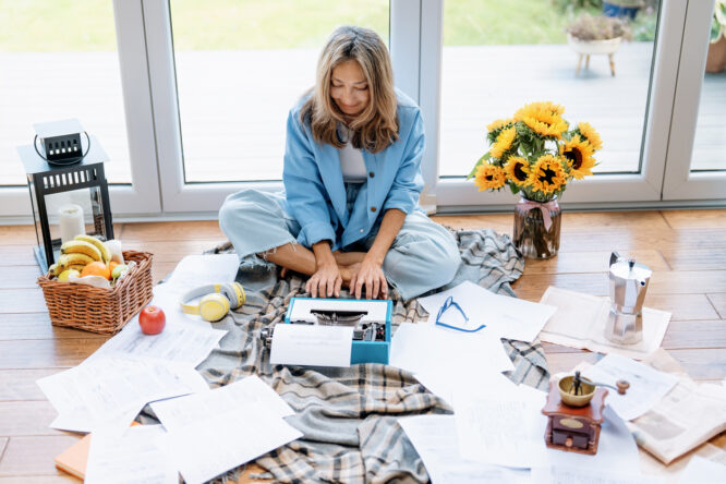 Why A Cluttered Space Might Mean A Brilliant Mind