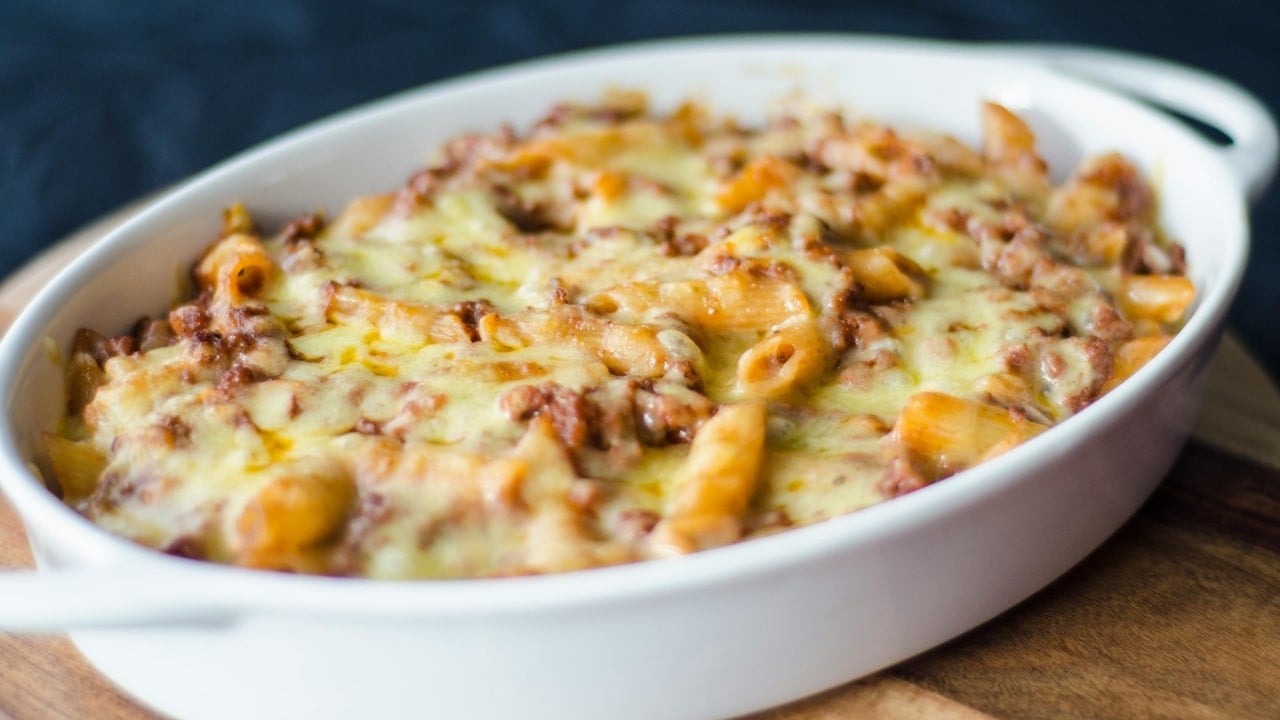 12 easy potluck recipes people finish every time (without a big price tag)