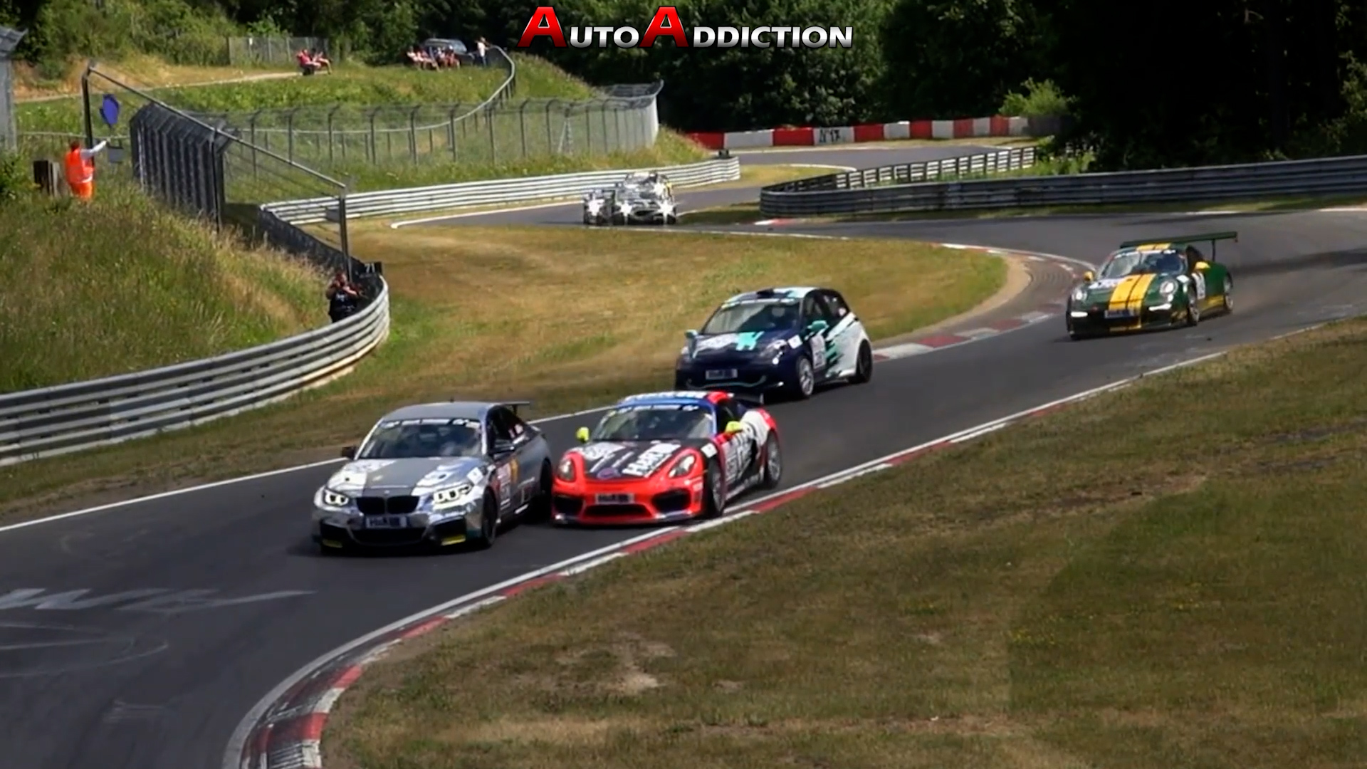 Agressief rijgedrag en incidenten tijdens VLN-race op de Nürburgring
