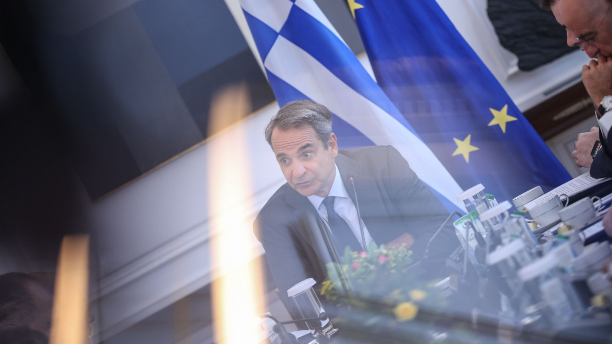 Τα «ύποπτα» σενάρια ενός προαναγγελθέντος ανασχηματισμού - Γιατί ...