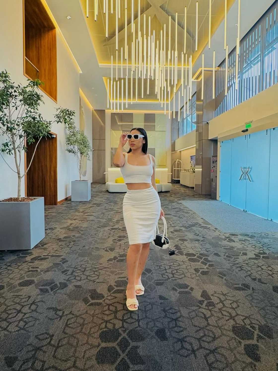 TV presenter found dead in her home, fans mourn her: "Gone too soon"