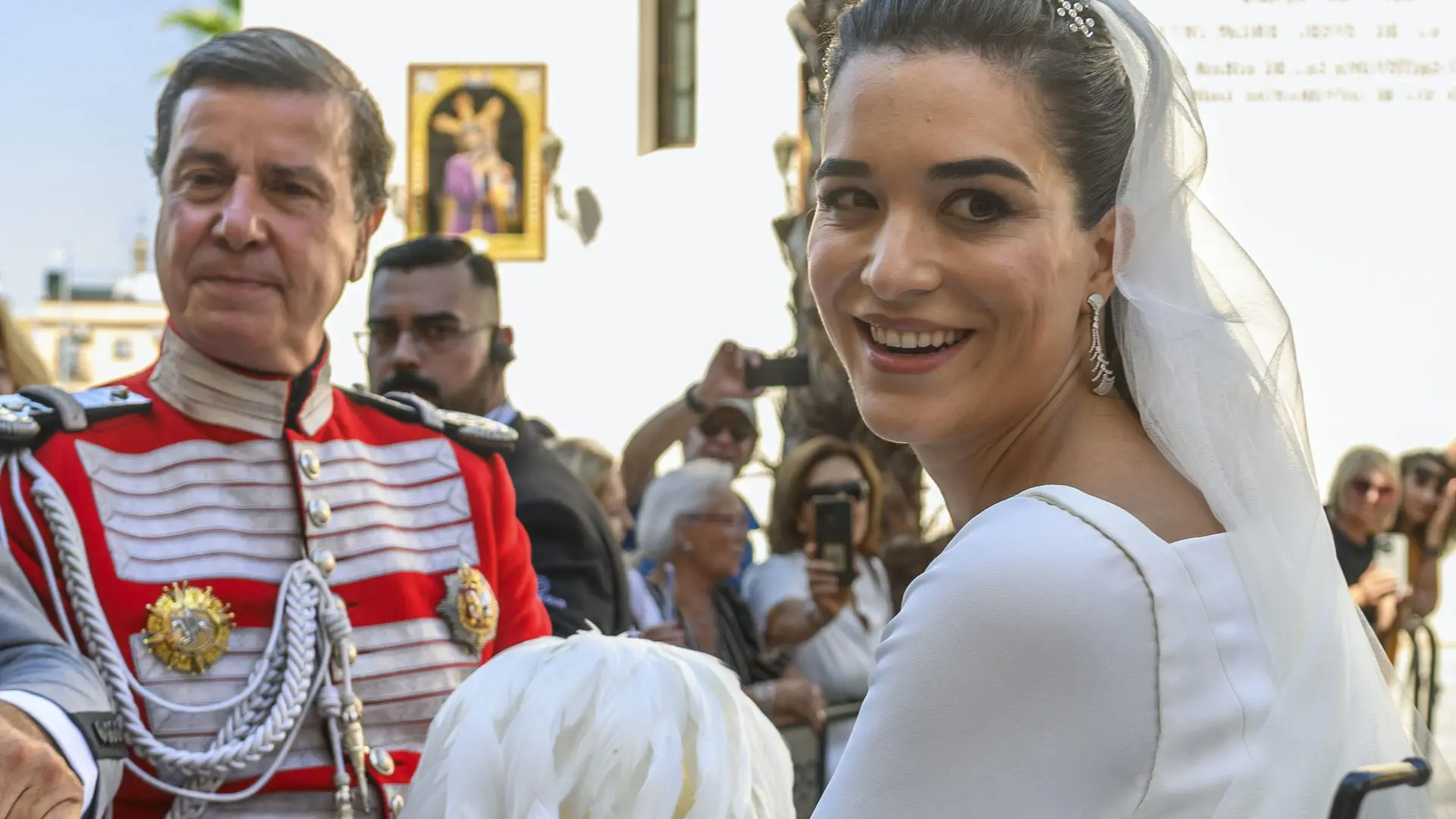 Los graves problemas de salud de Cayetano Martínez de Irujo arruinan su luna de miel ...